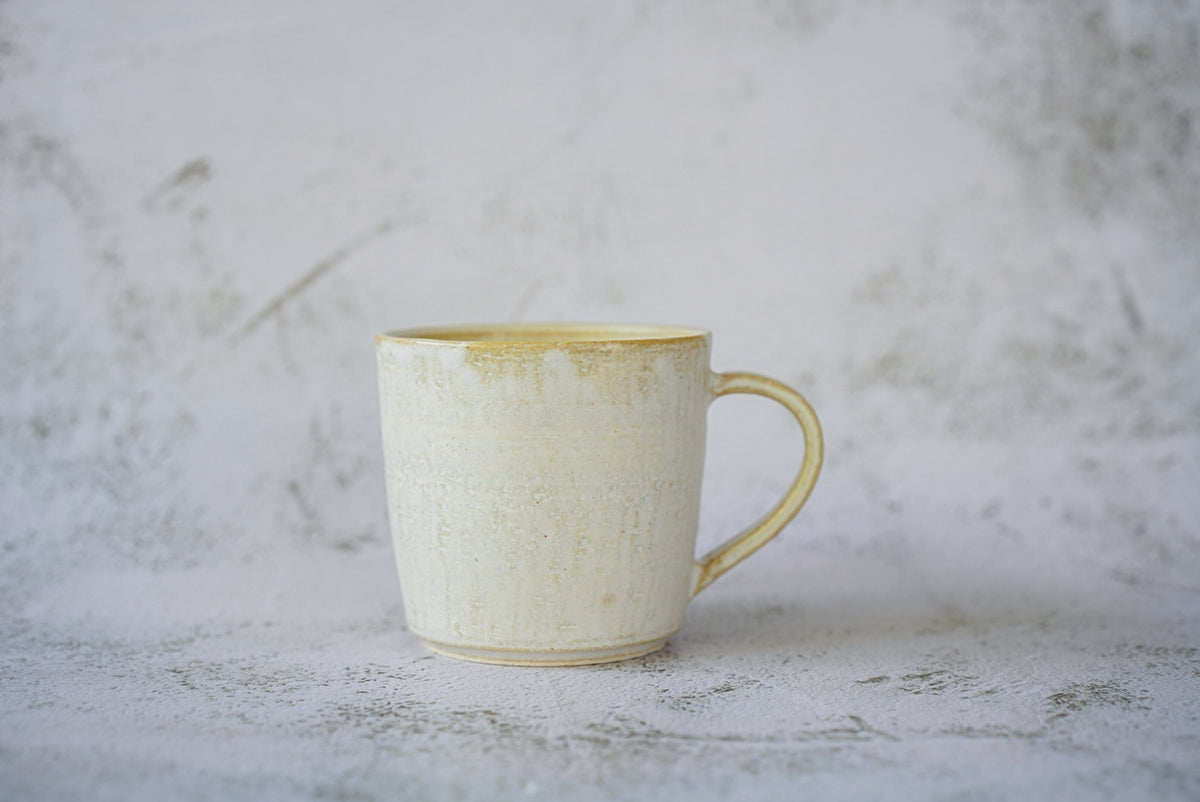 Aya Ogawa - Antique White Short Mug – Kurashi Japanese Crafts