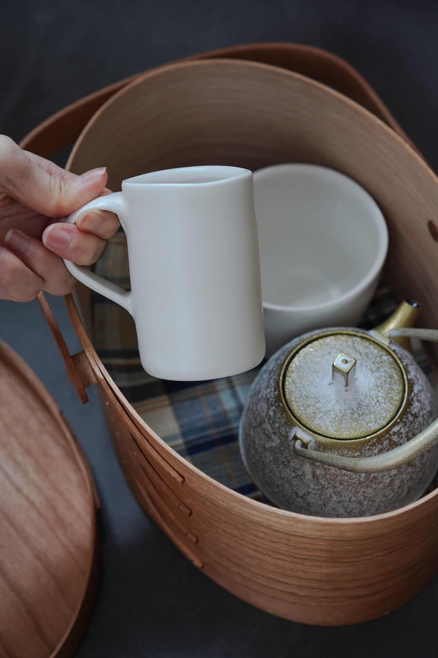 Katsufumi Baba - Matte White Porcelain Slim Mug – Kurashi Japanese Crafts